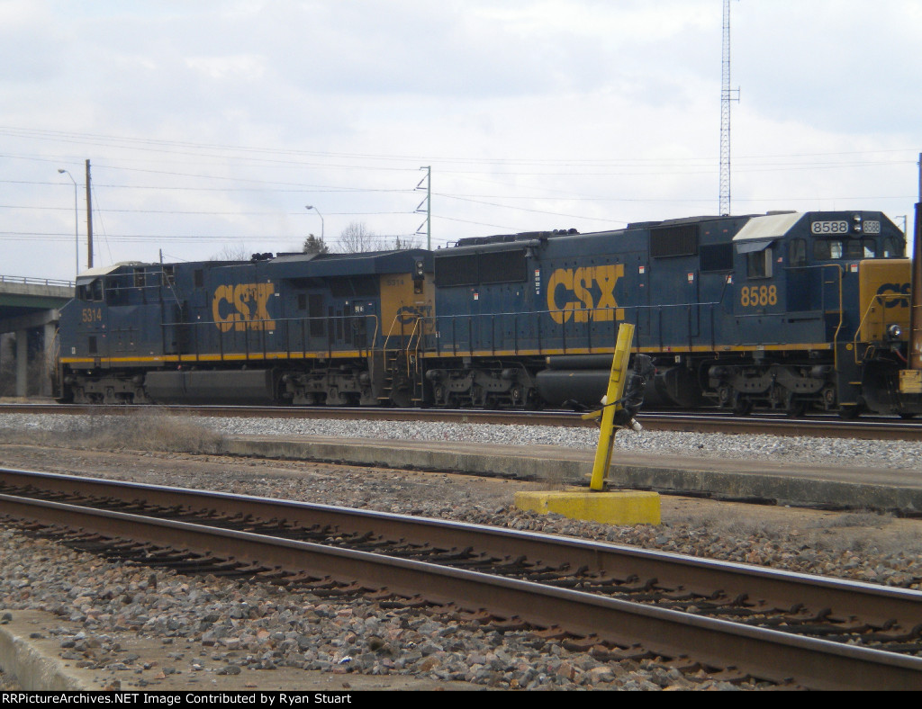 Q409 Departing Florence Yard